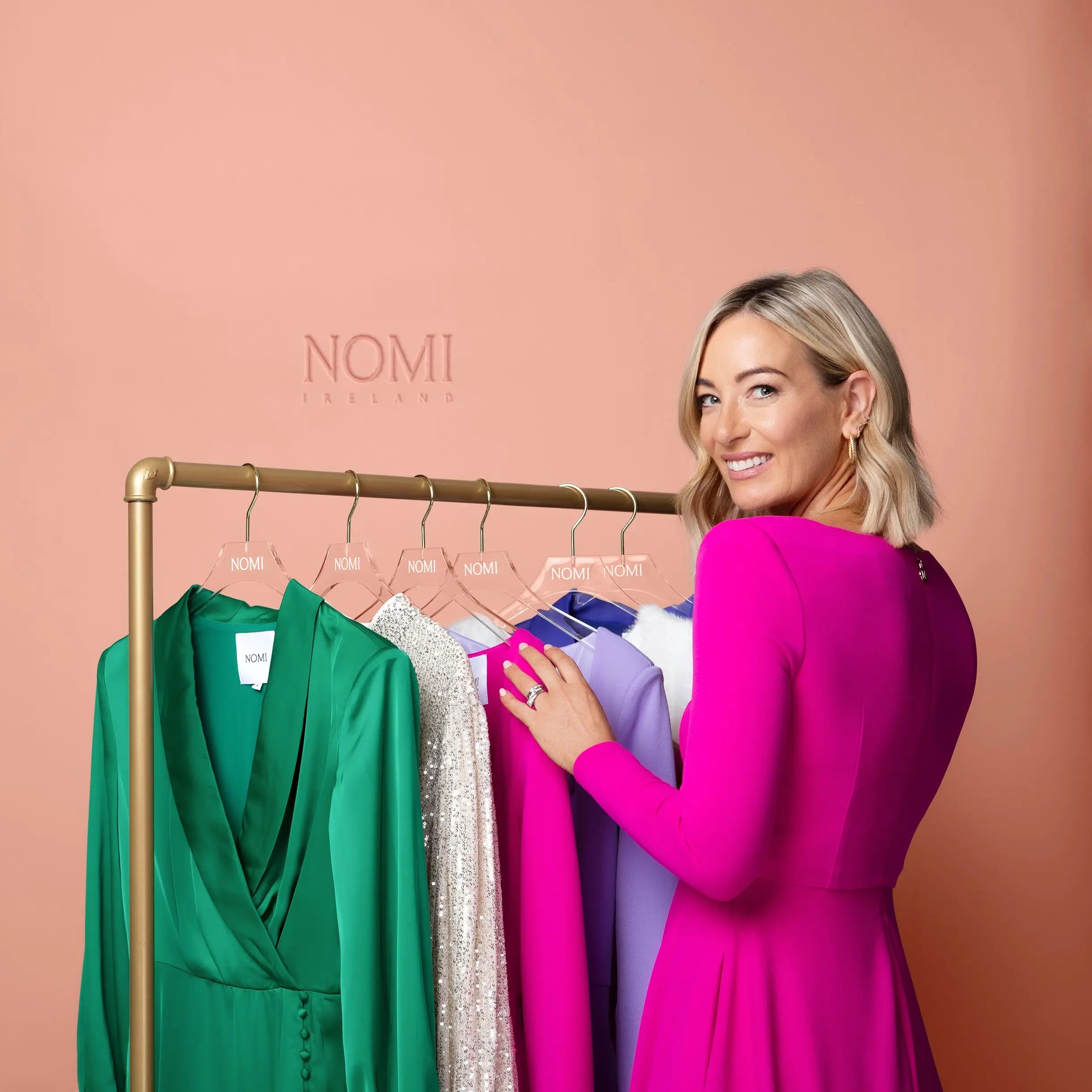 Nomi